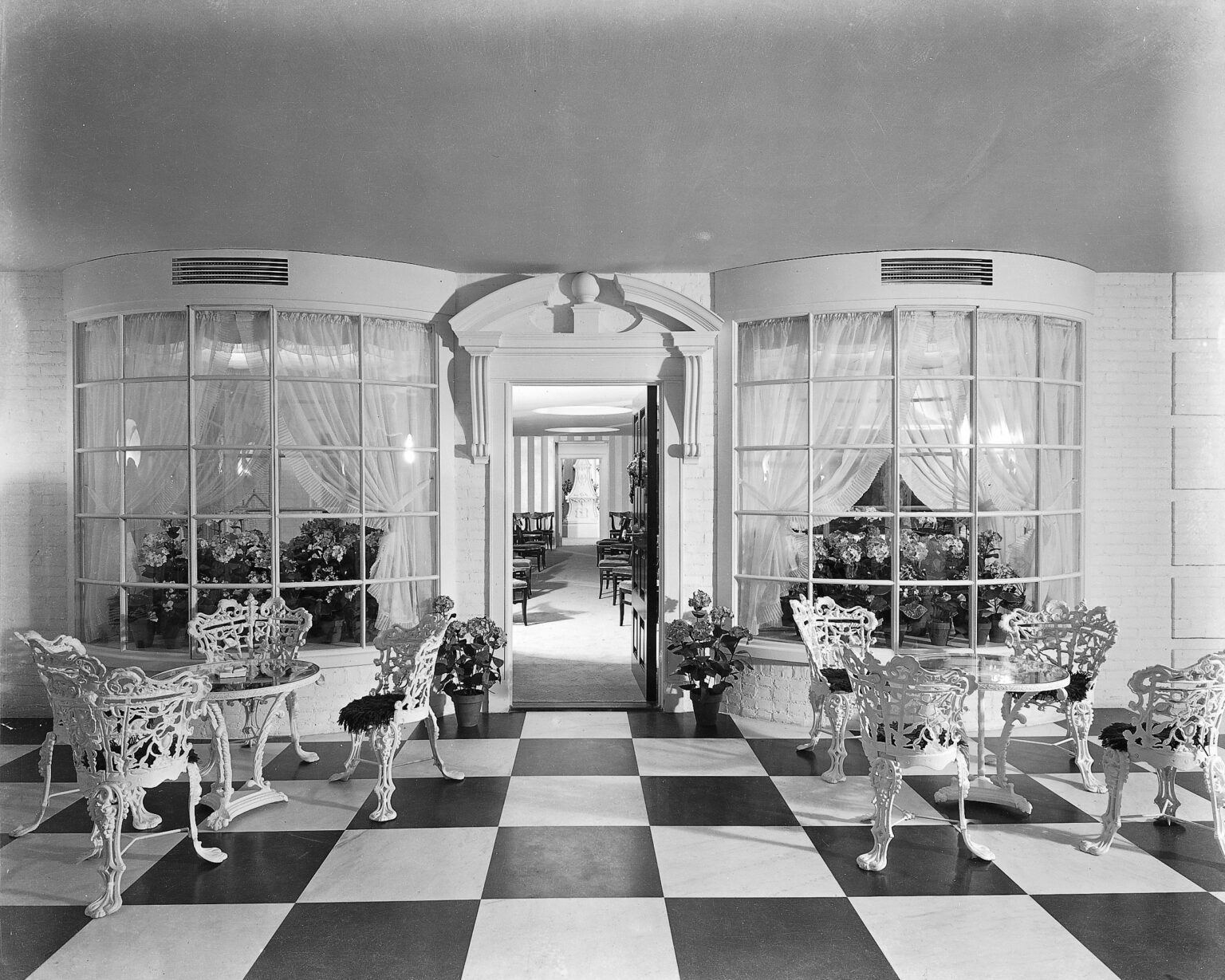 Hampshire House - Dorothy Draper & Company